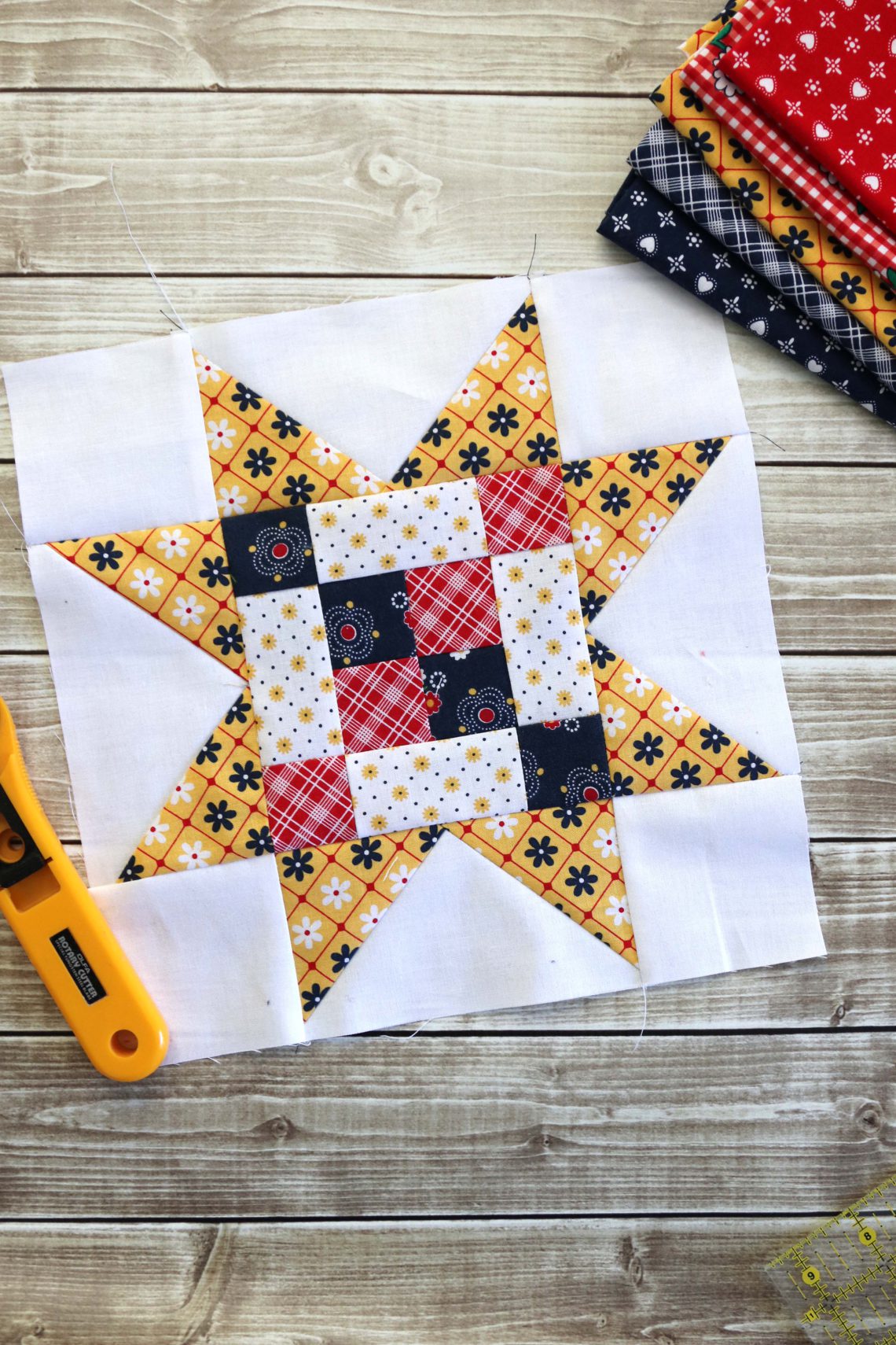 Free Sampler Quilt Tutorial from Riley Blake and Amy Smart - Diary of a ...
