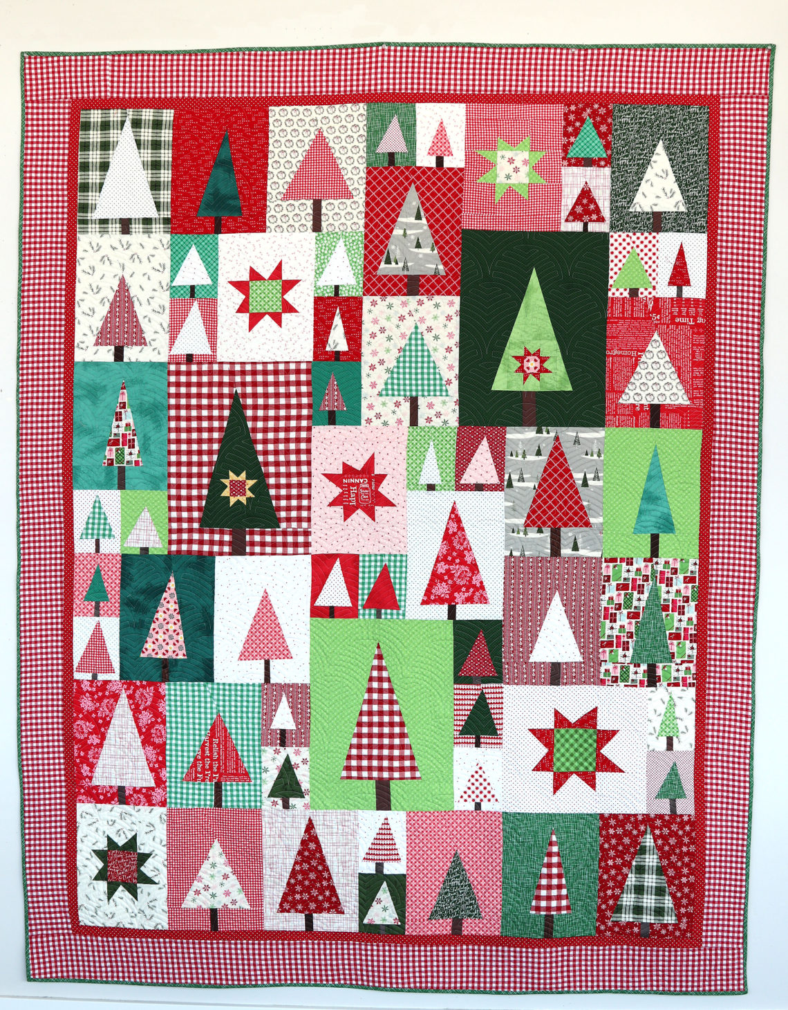 Over 30 Favorite Christmas Quilts | Quilting | Diary of a Quilter