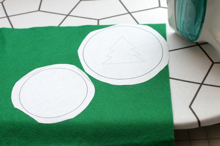 Felt Tree Ornamanet Tutorial | quilting | Diary of a Quilter