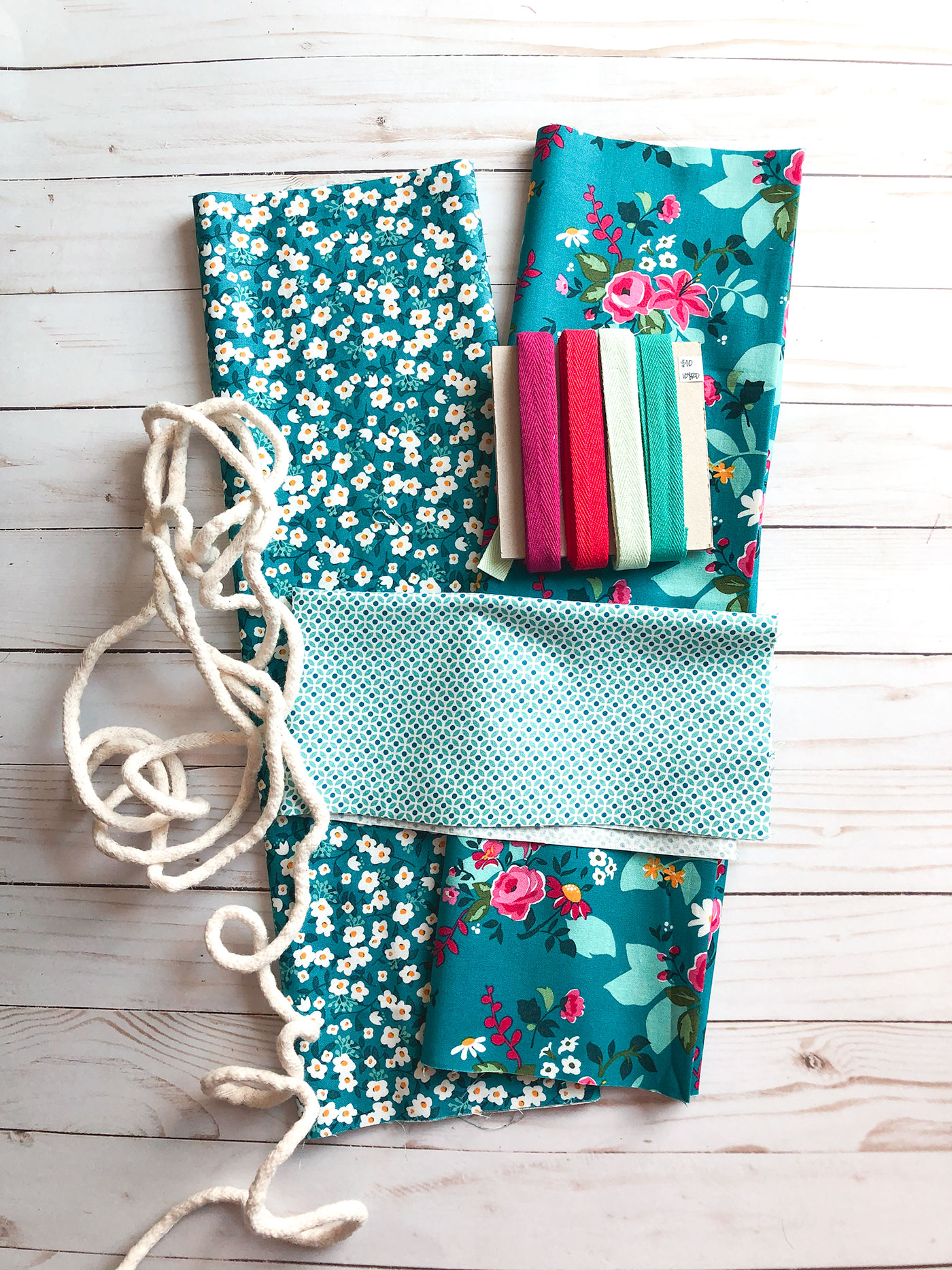 Travel Laundry Bag Tutorial - guest post by Amy Chappell - Diary of a ...