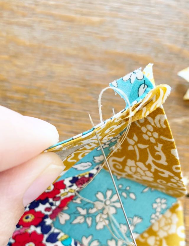 Intro to English Paper Piecing - Part 2 - Sewing Blocks Together ...