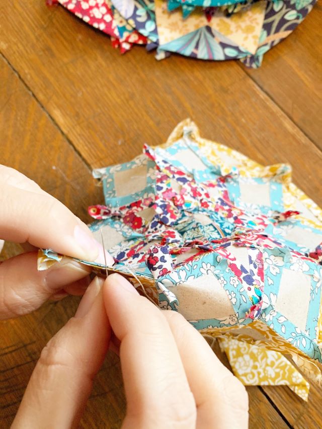 Intro to English Paper Piecing - Part 2 - Sewing Blocks Together ...