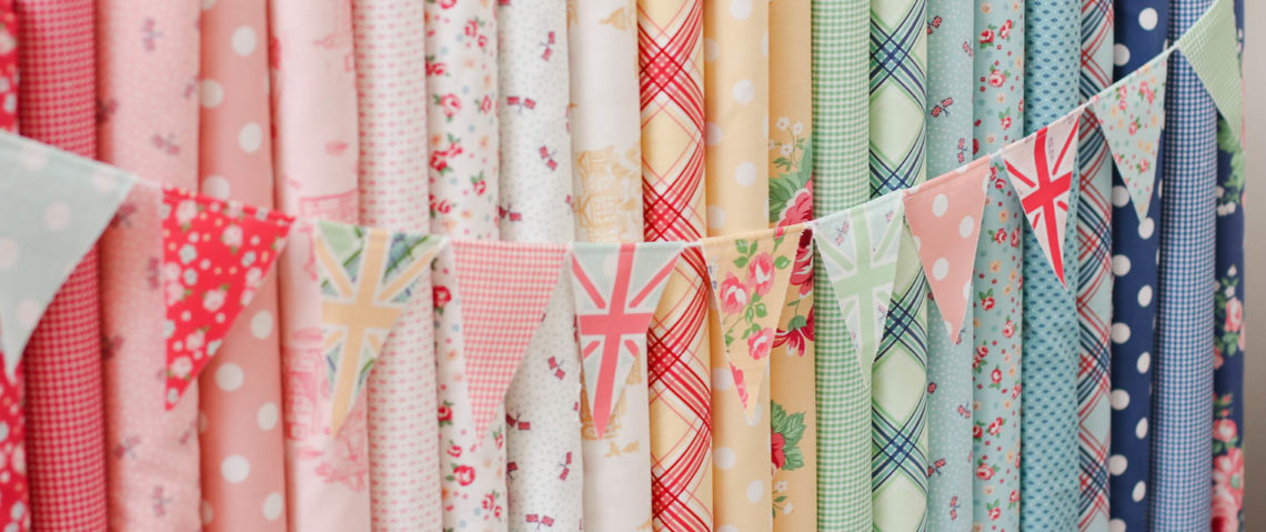 How to Make Bunting -or Pennant Flags - Tutorials - Diary of a Quilter - a quilt blog