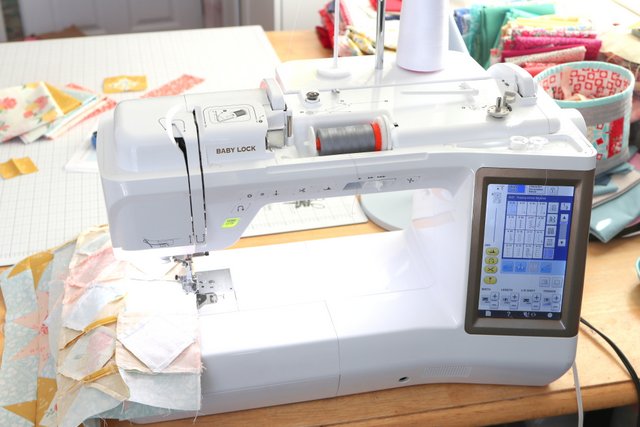 Star Bright Mini Quilt - Free Pattern - Diary of a Quilter