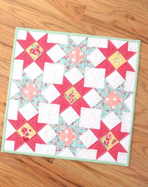 Star Bright Mini Quilt - Free Pattern - Diary of a Quilter