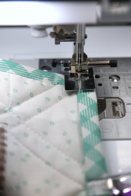 Perfect Binding with the Quilt Binding Foot - Diary of a Quilter - a ...