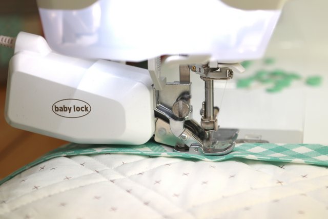 Perfect Binding with the Quilt Binding Foot - Diary of a Quilter - a ...