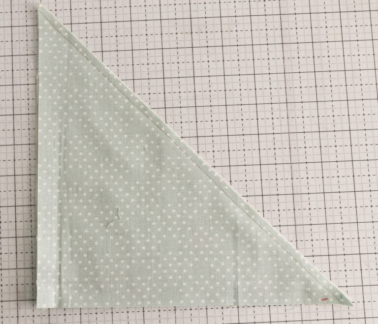 Baby Star Quilt Free Pattern - Diary of a Quilter - a quilt blog