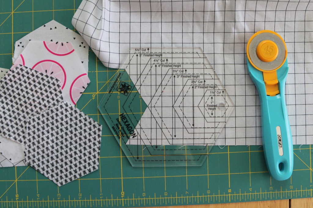 Machine Piecing Hexagons - Introduction to "Y" Seams - Diary of a ...