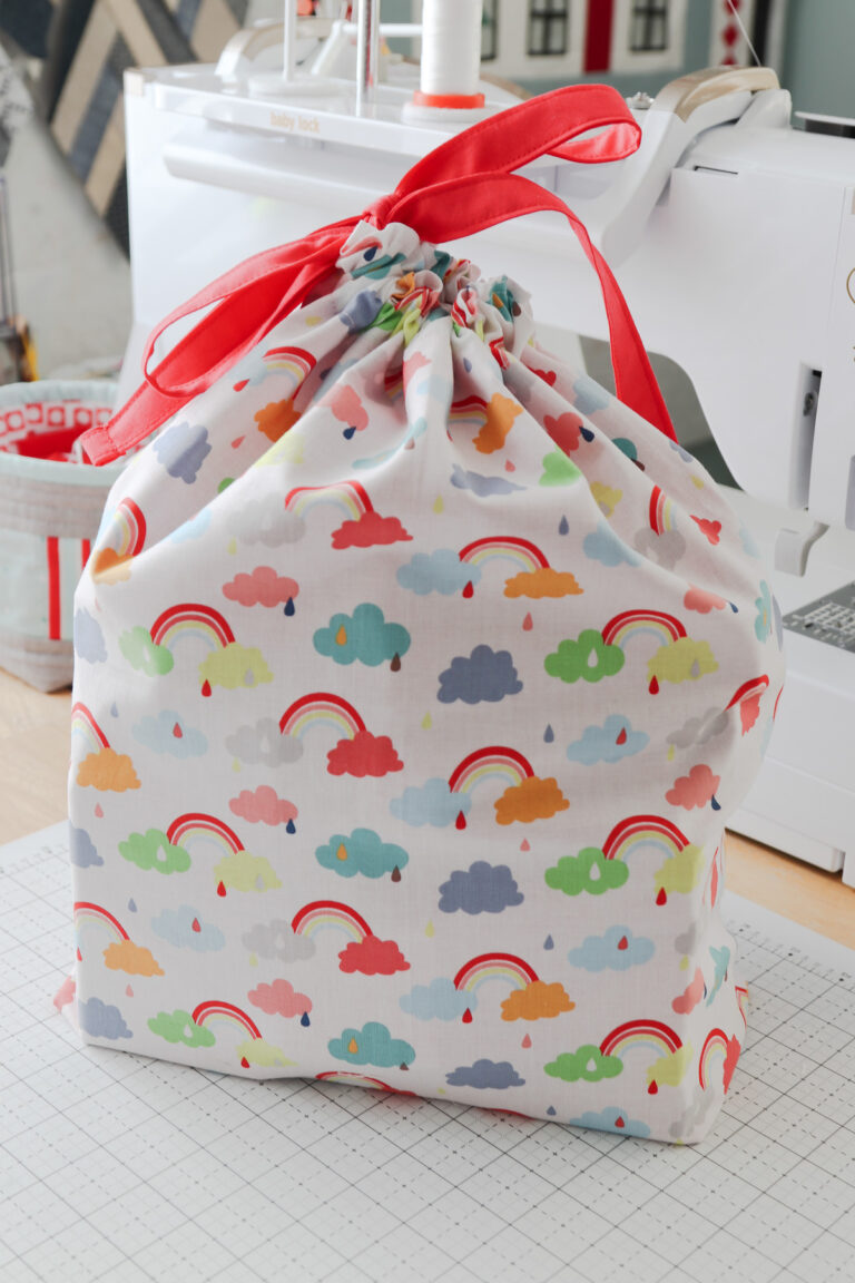 Easy Lined Drawstring Bag Tutorial in 3 Sizes - Diary of a Quilter - a ...